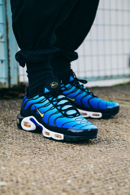 Nike Air Max Plus OG Hyper Blue: On-Foot Shots - The Drop Date