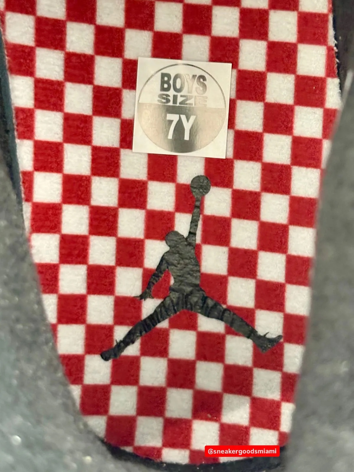 Air Jordan 4 Serves Up a Pizza-Inspired Pair - The Drop Date